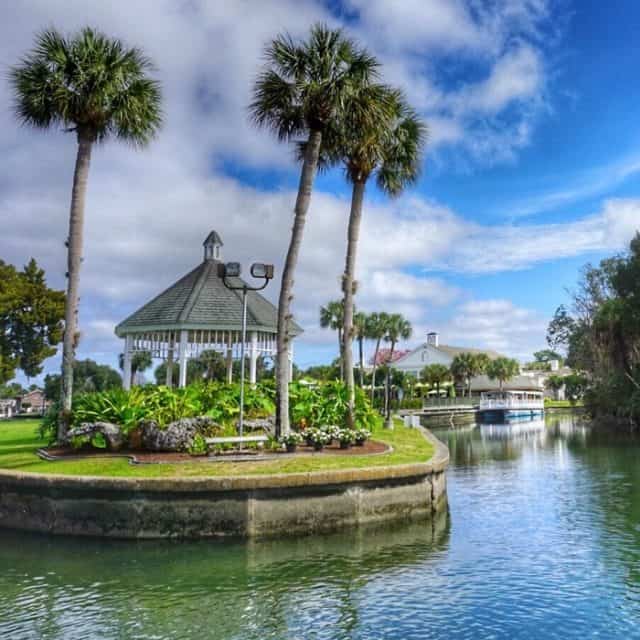 How to Make the Most of Your Time at Crystal River - Adventure Mom