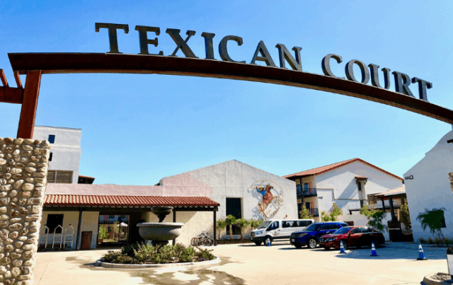 Reasons to Stay at the Texican Court