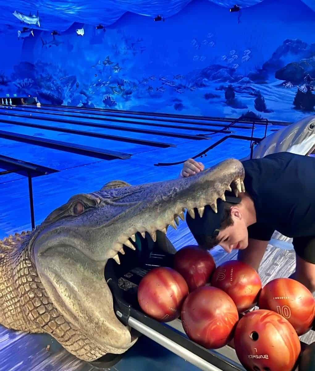 Experience Underwater Ocean Themed Bowling in Destin Florida