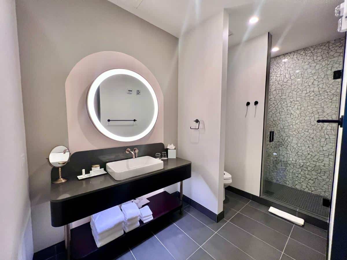 Stay in Style at Hotel Indy in Downtown Indianapolis, IN